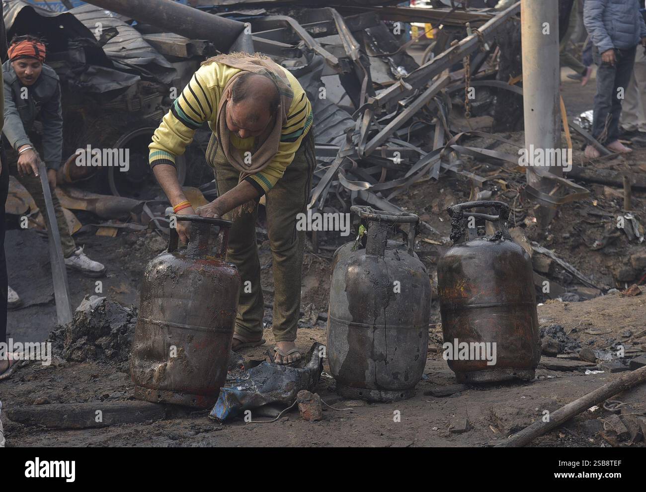 GHAZIABAD, INDIA - FEBRUARY 1: A truck laden with LPG gas cylinders ...