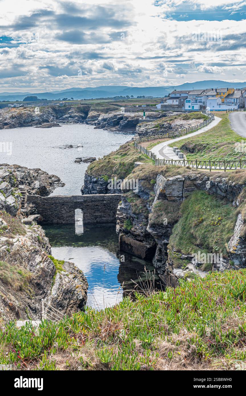 View of the Rinlo shellfish farm, in Galicia, one of the oldest natural ...
