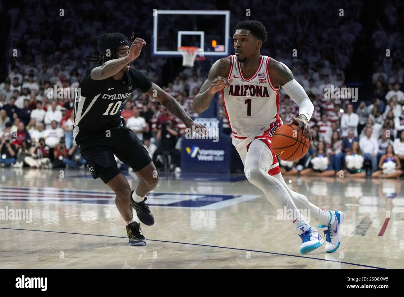 Arizona guard Caleb Love (1) during the first half of an NCAA college ...