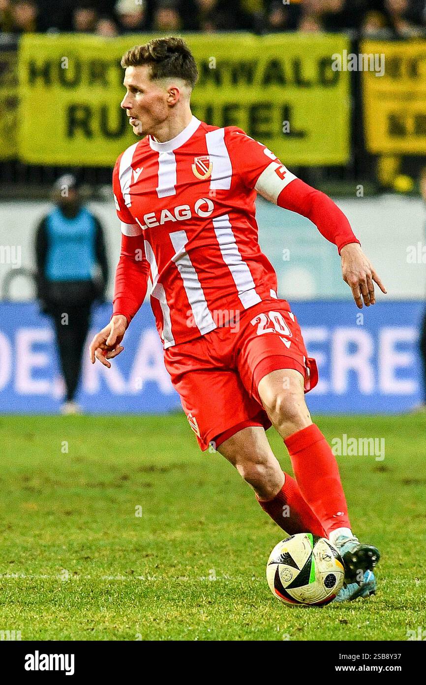 Aachen, Deutschland. 31st Jan, 2025. Axel Borgmann (FC Energie Cottbus ...