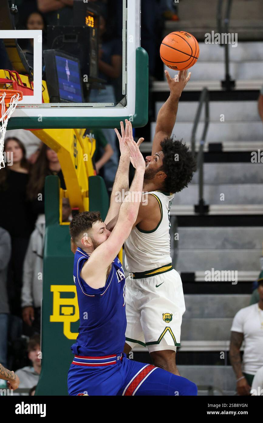 WACO, TX - FEBRUARY 01: Baylor Bears forward Norchad Omier (15) draws a ...
