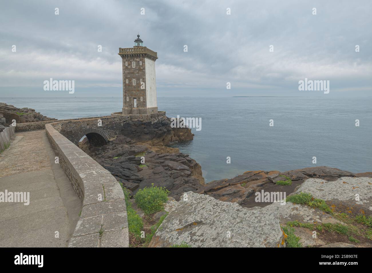 Kermorvan lighthouse in Brittany at sunrise Stock Photo - Alamy