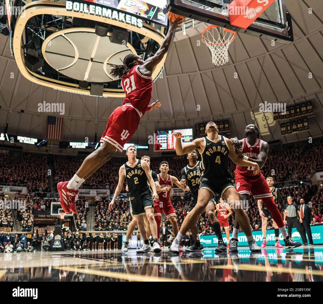 West Lafayette, Indiana, USA. 31st Jan, 2025. MACKENZIE MGBAKO (21) of ...