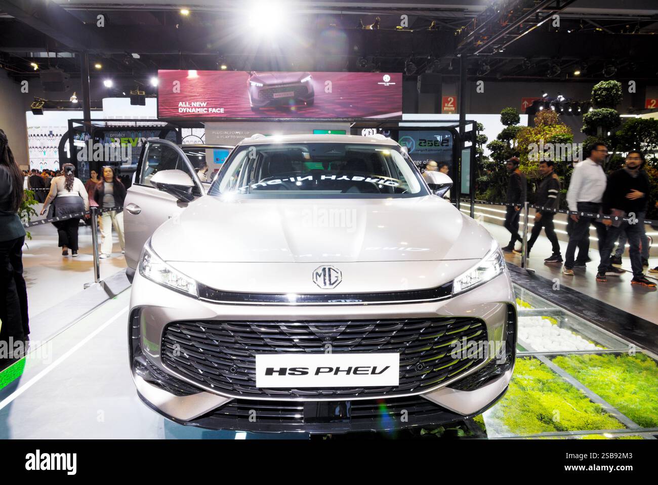 Mg hs hybrid hi-res stock photography and images - Alamy