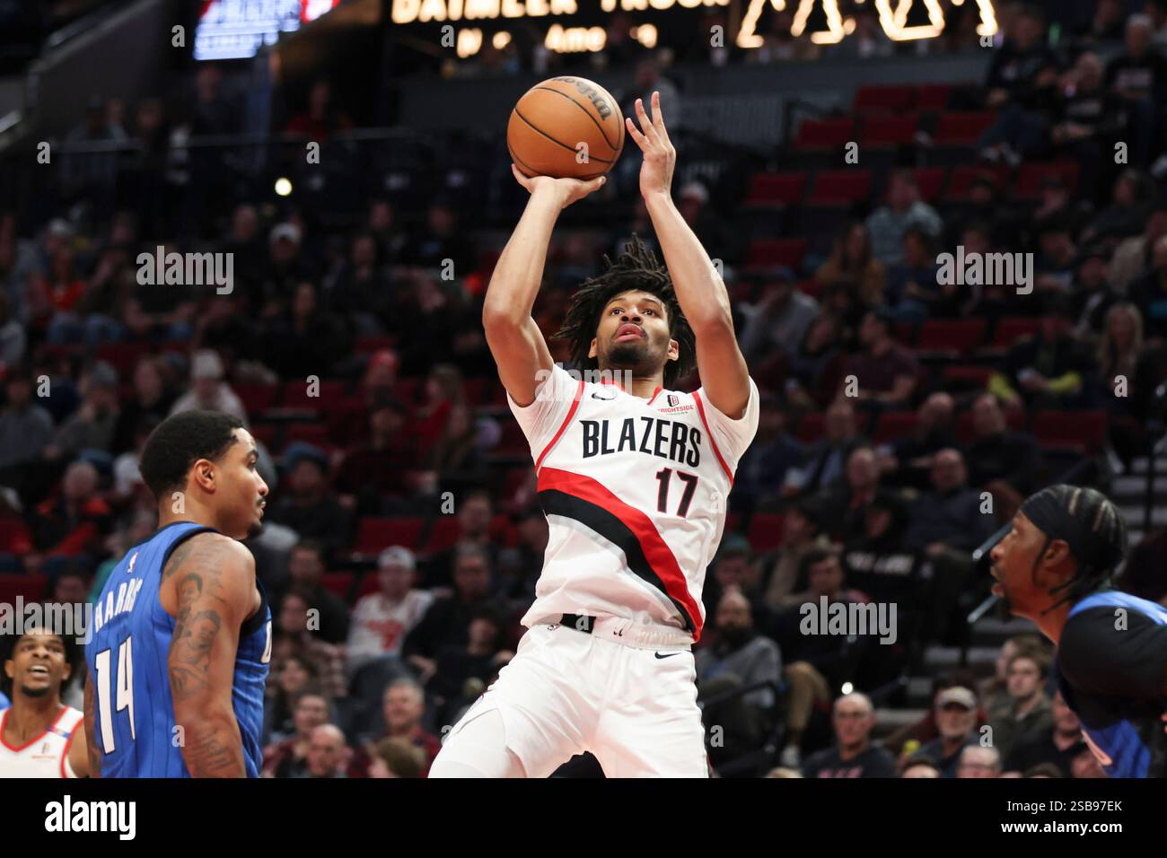 Portland Trail Blazers guard Shaedon Sharpe (17) shoots against the ...