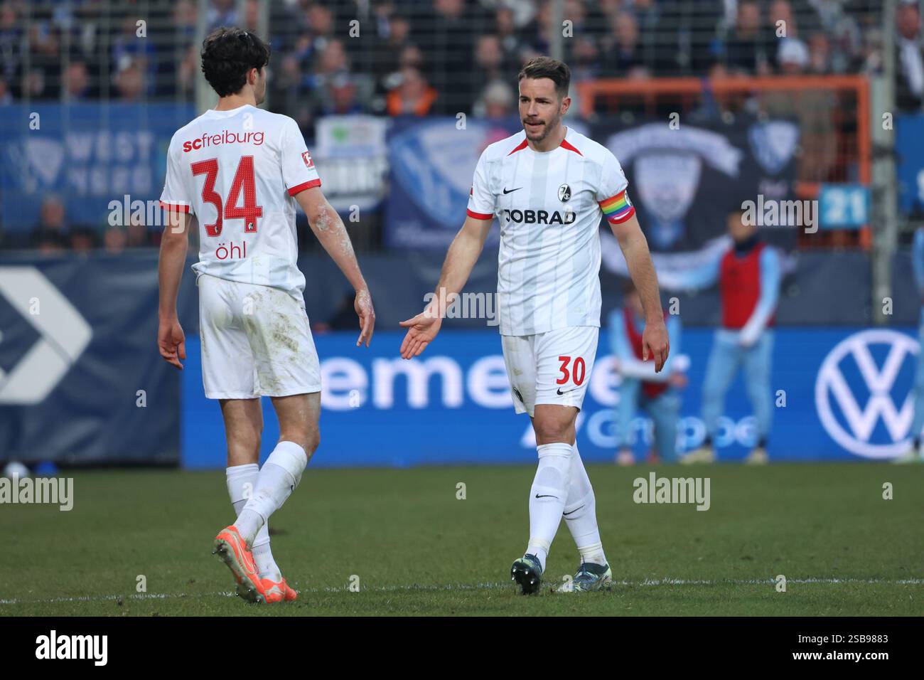 Merlin Roehl (SC Freiburg, #34), Christian Guenter (SC Freiburg, #30 ...