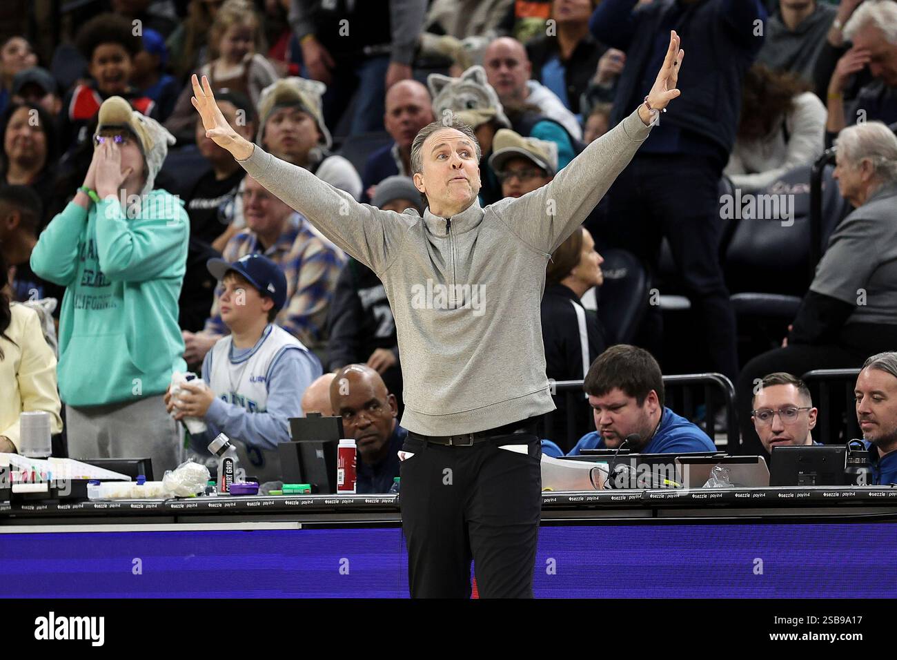 Washington Wizards head coach Brian Keefe reacts during the second half ...