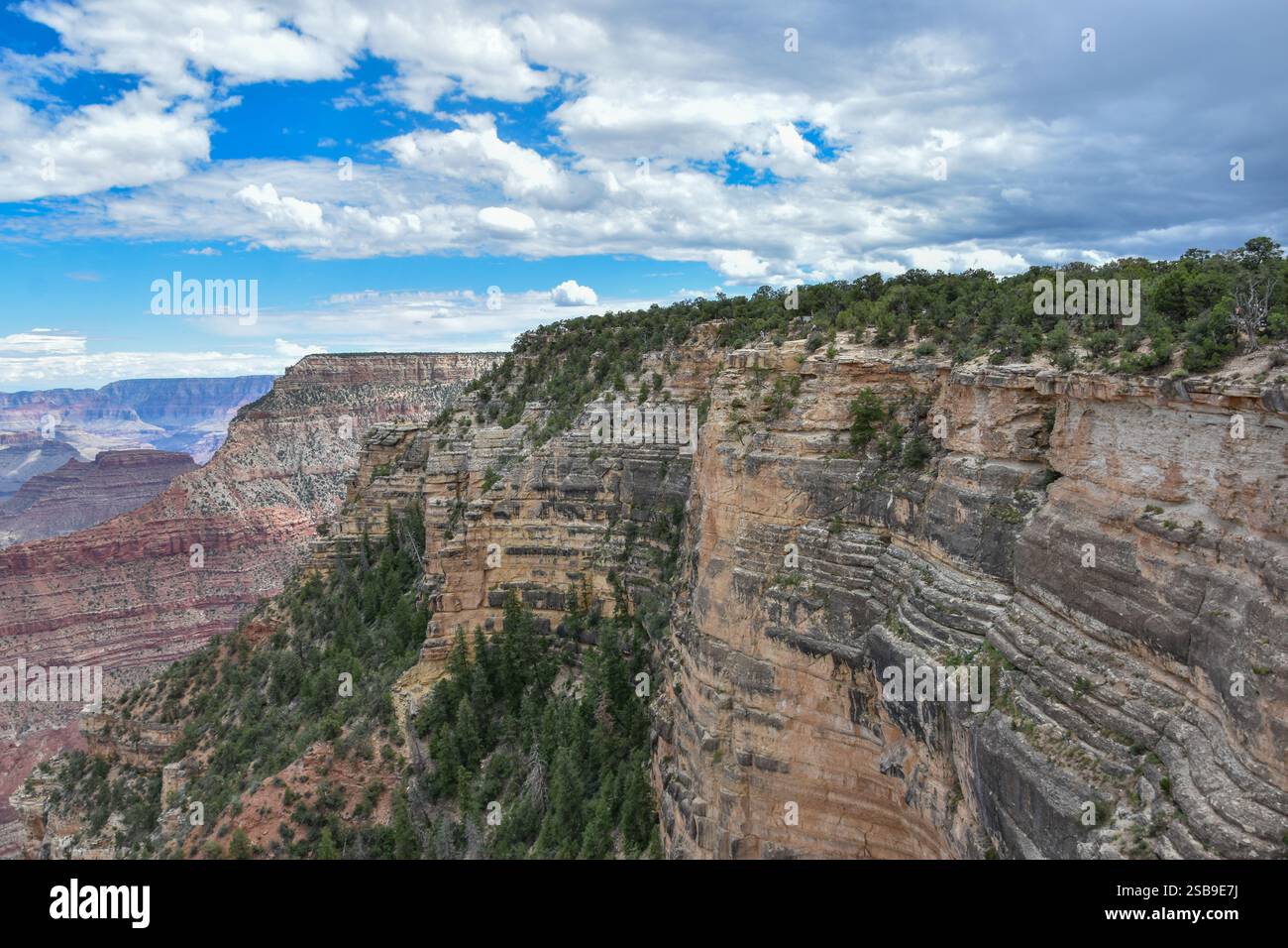 The Grand Canyon as seen from the Southern Rim from the Village to Hopi ...