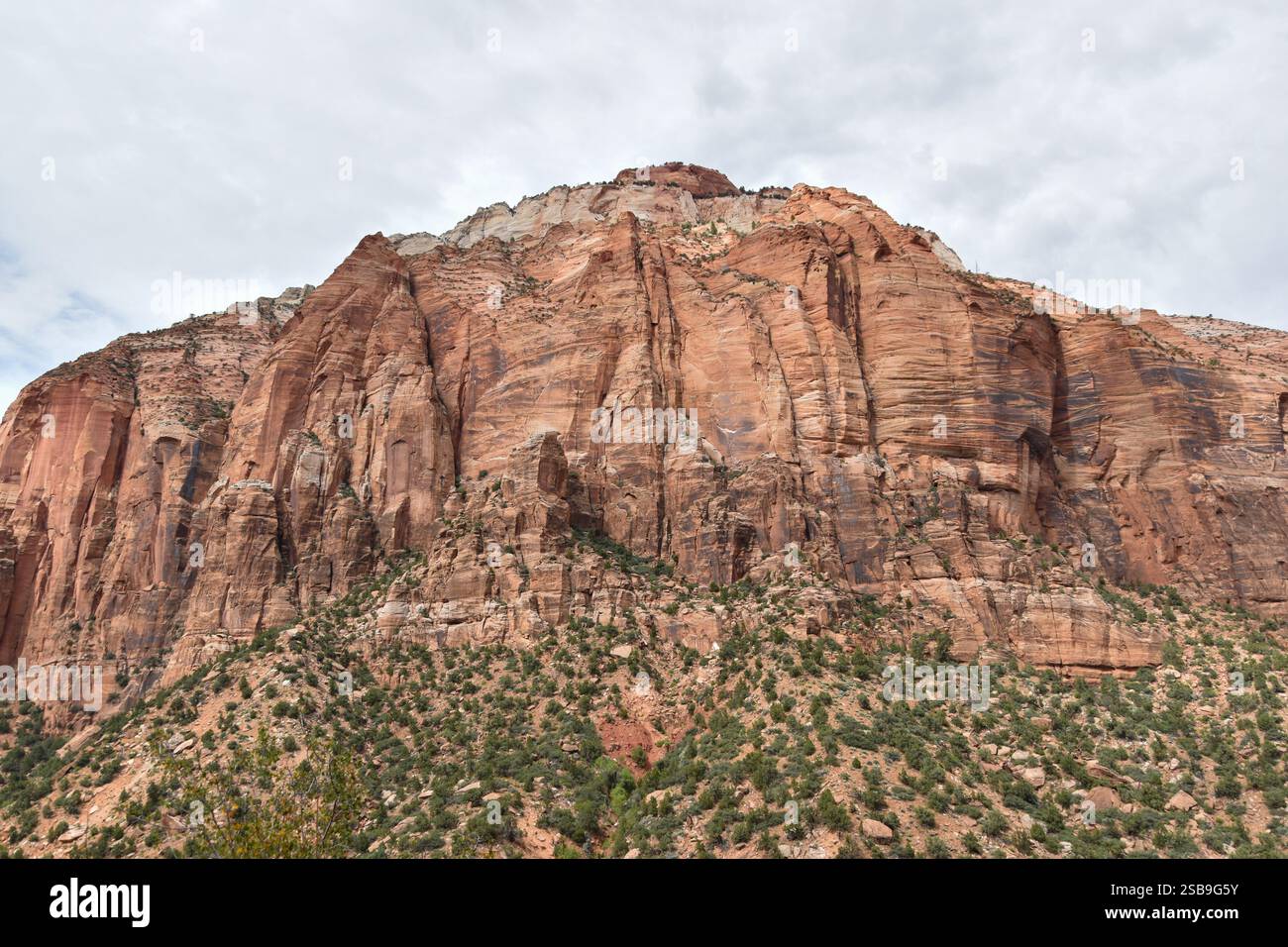 Zion National Park, known for its towering sandstone cliffs, diverse ...