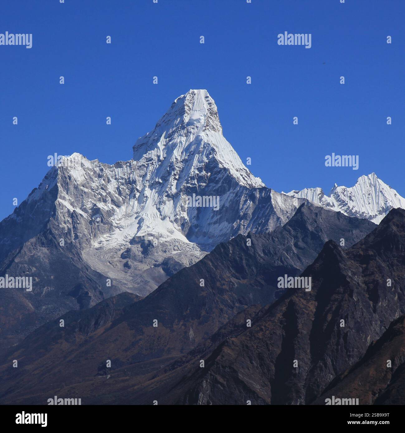 Famous mountain ama dablam hi-res stock photography and images - Alamy
