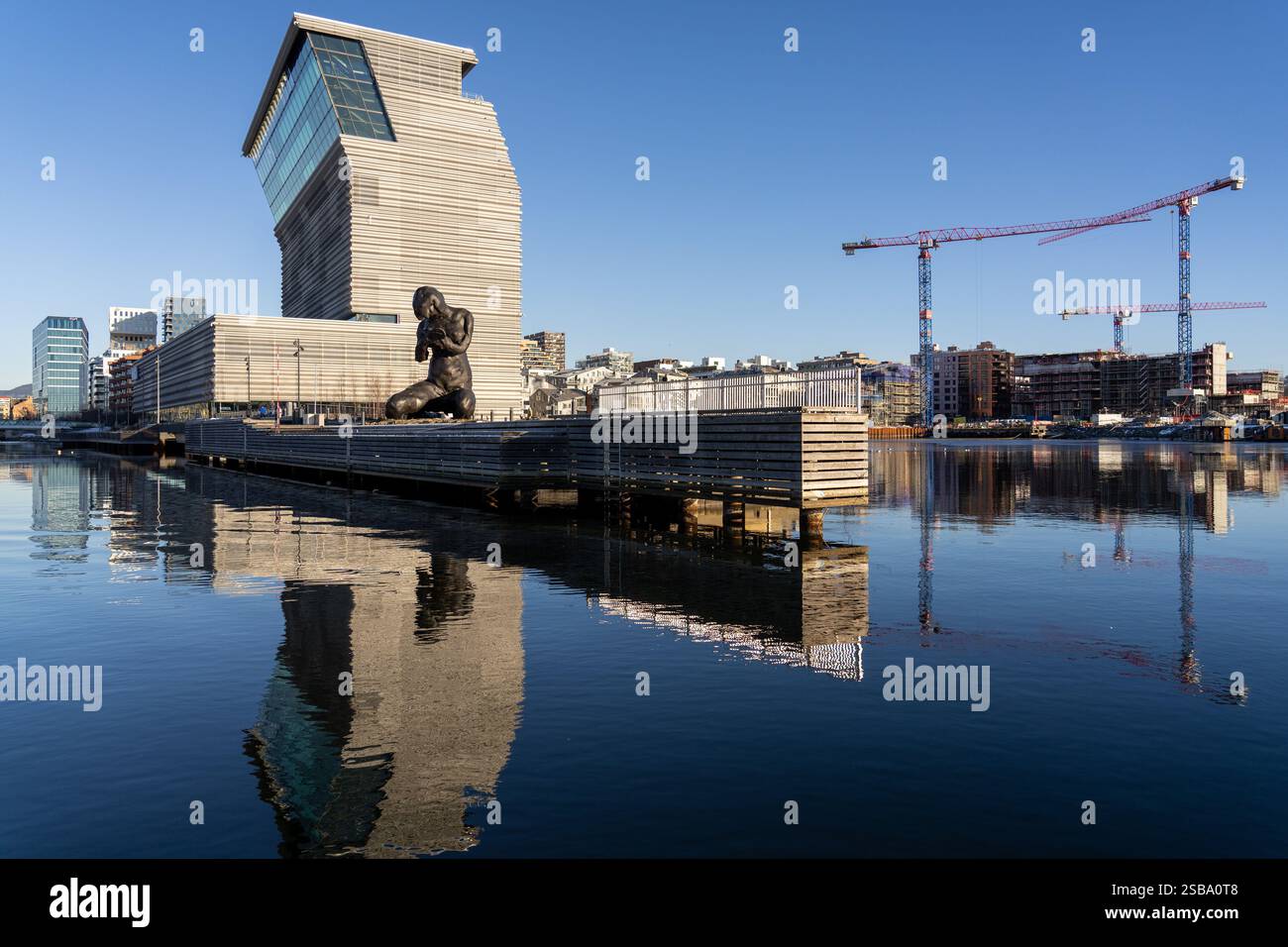 Oslo, Norway. 01st Feb, 2025. The nine-meter-high bronze sculpture "The ...