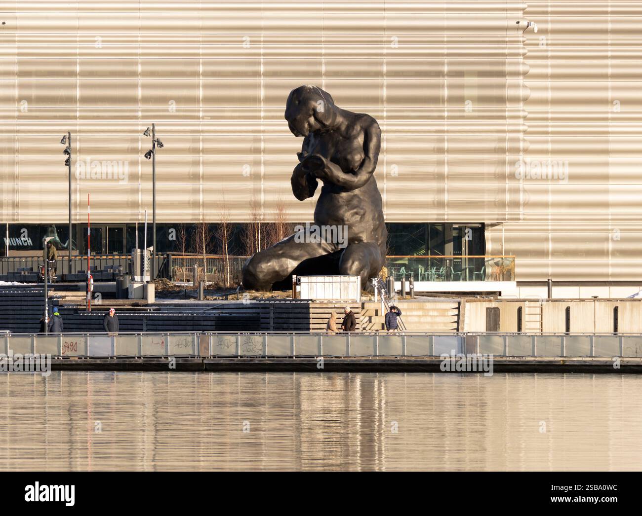 Oslo, Norway. 01st Feb, 2025. The nine-meter-high bronze sculpture "The ...