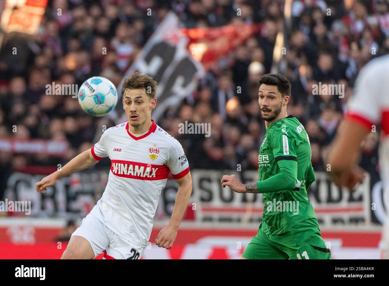 v.li. Anthony Rouault (VfB Stuttgart #29), Tim Klendienst (Borussia ...