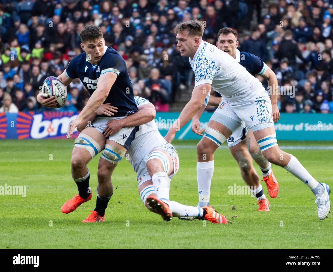 Edinburgh, UK. 1st Feb, 2024. 5. Grant Gilchrist in action during the ...