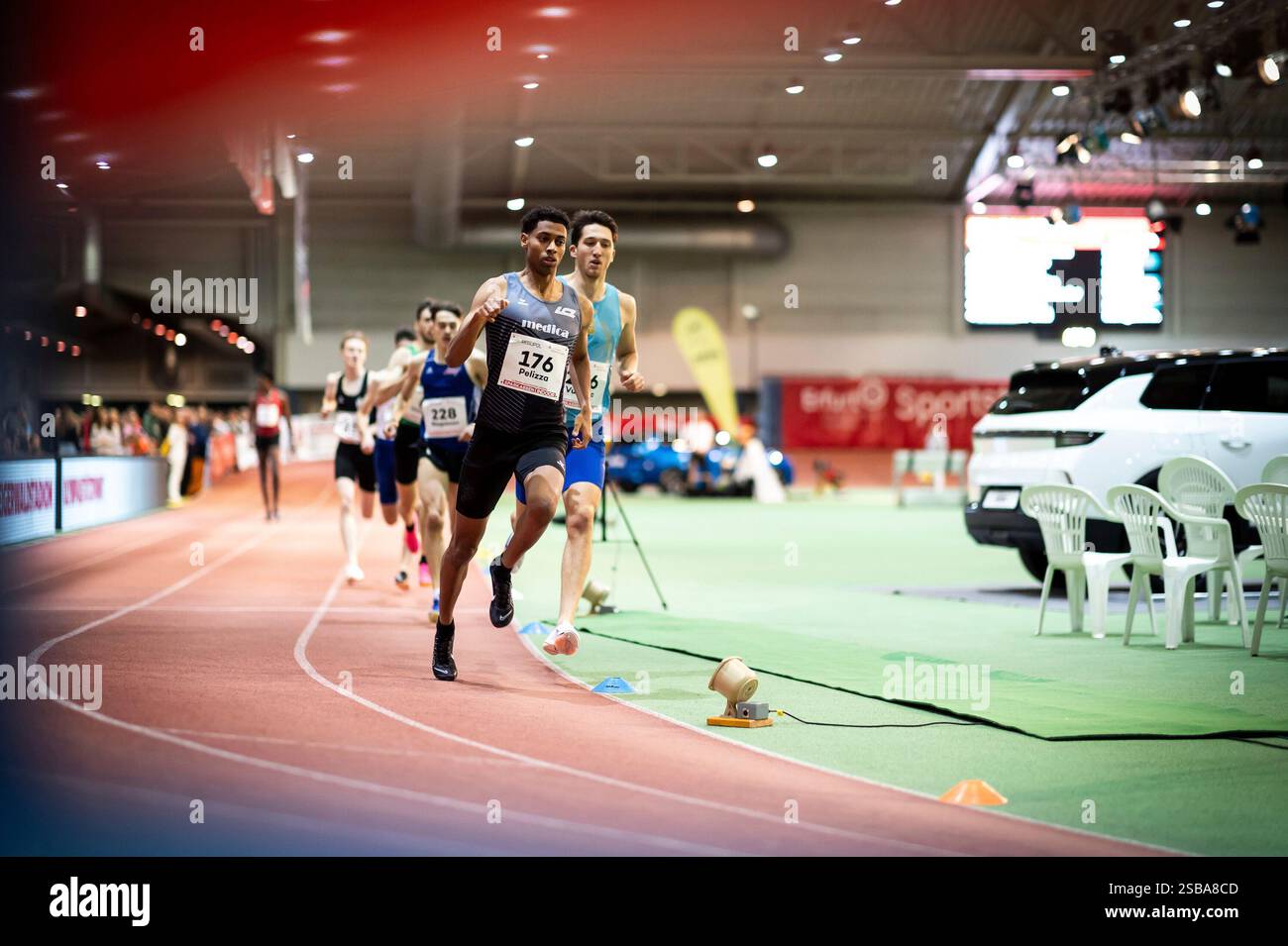 Unterwegs im 800m-B-Lauf: Ivan Pelizza (SUI); Sparkassen Indoor - 12 ...