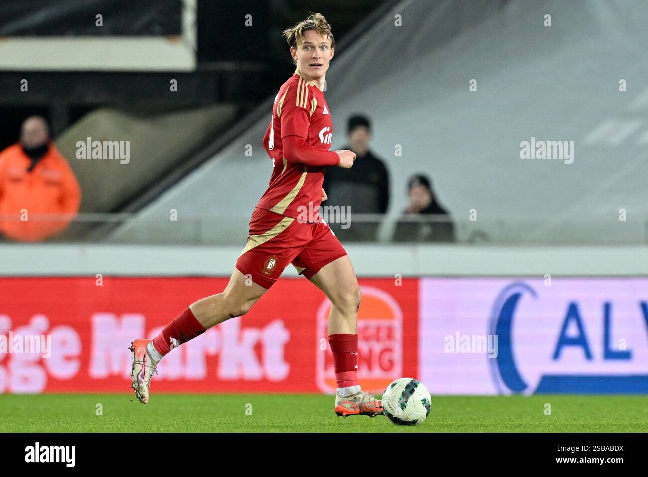 Ibe Hautekiet (25) of Standard pictured during the Jupiler Pro League ...