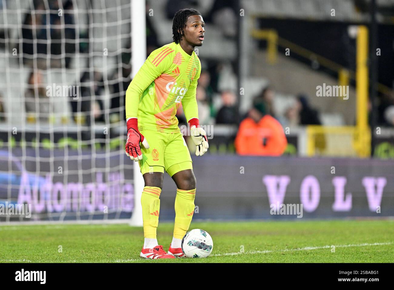 Brugge, Belgium. 01st Feb, 2025. goalkeeper Matthieu Epolo (40) of ...