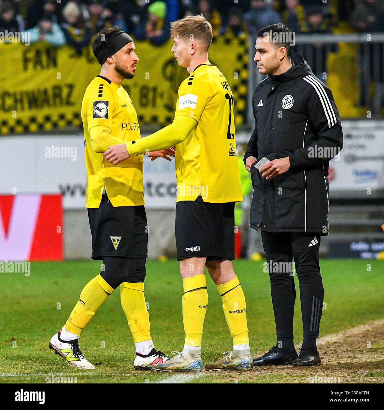 Aachen, Deutschland. 31st Jan, 2025. v.li.: Anas Bakhat (Alemannia ...