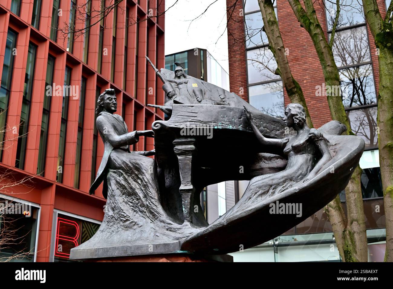 Around the UK - Sightseeing in Manchester on a cold winter's day. A ...