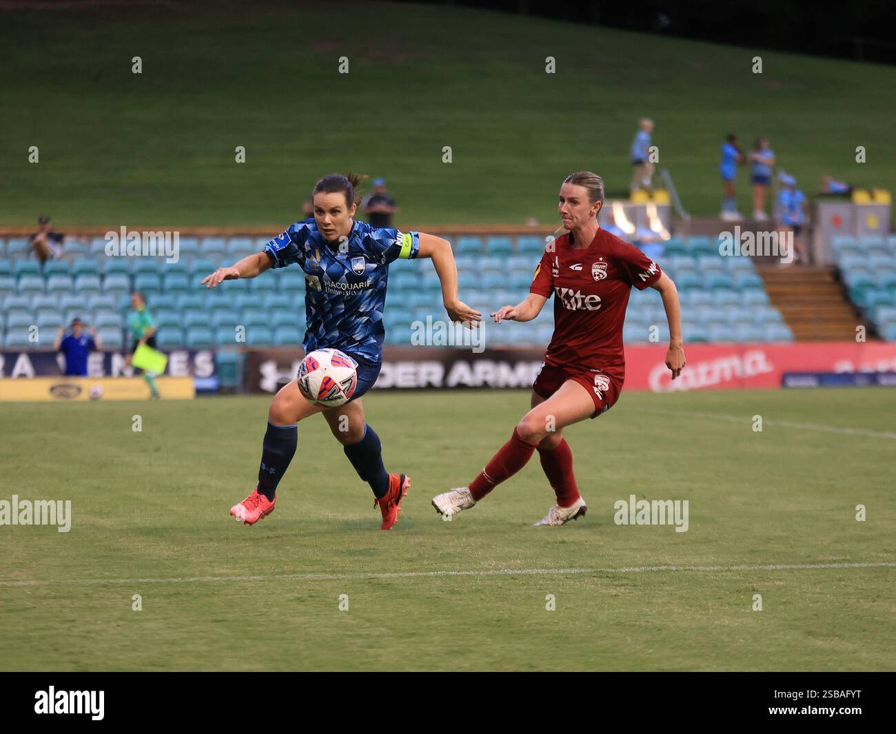 Sydney, Australia. 31st Jan, 2025. Natalie Tobin #12 (Left) of Sydney ...