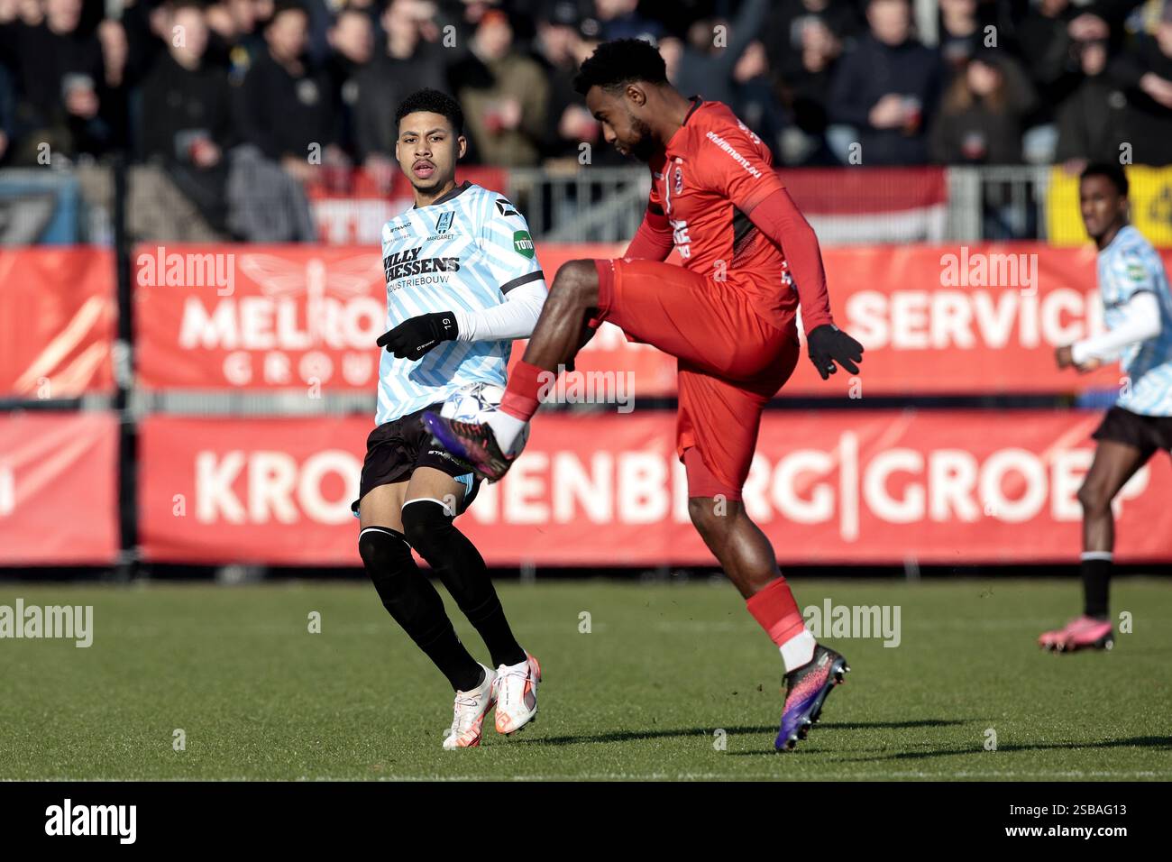 ALMERE - (l-r) Richonell Margaret of RKC Waalwijk, Hamdi Akujobi of Almere City FC during the ...