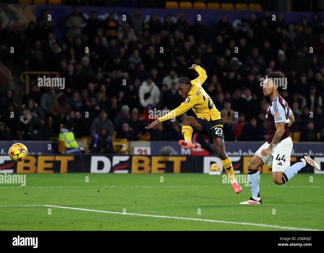 Wolverhampton, UK. 1st Feb, 2025. Jean-Ricner Bellegarde of ...