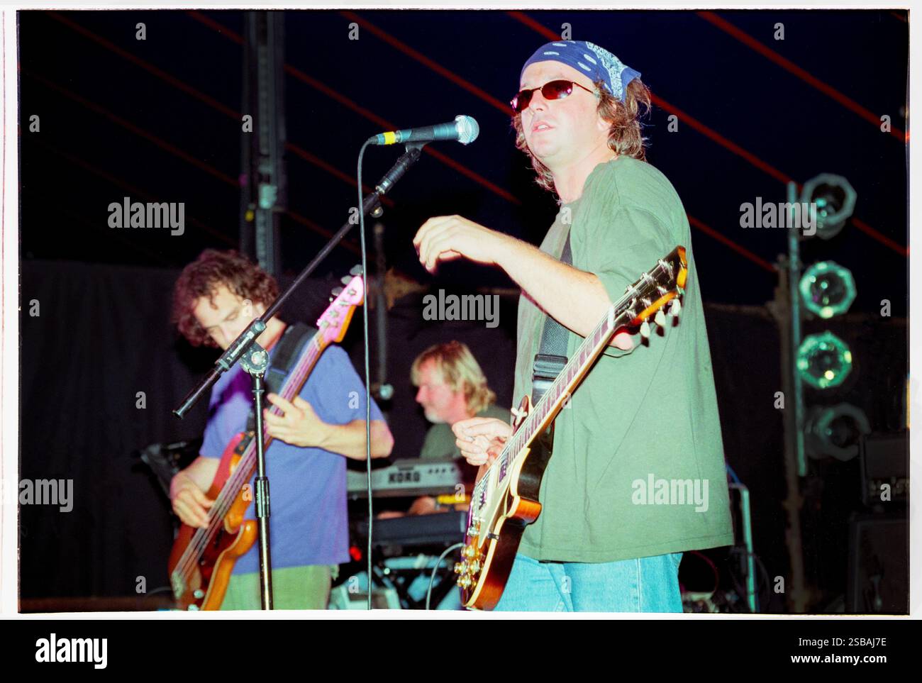 WEEN, CONCERT, READING FESTIVAL, 2000: Singer and guitarist Aaron ...
