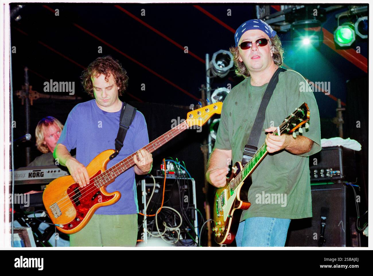 WEEN, CONCERT, READING FESTIVAL, 2000: Singer and guitarist Aaron ...
