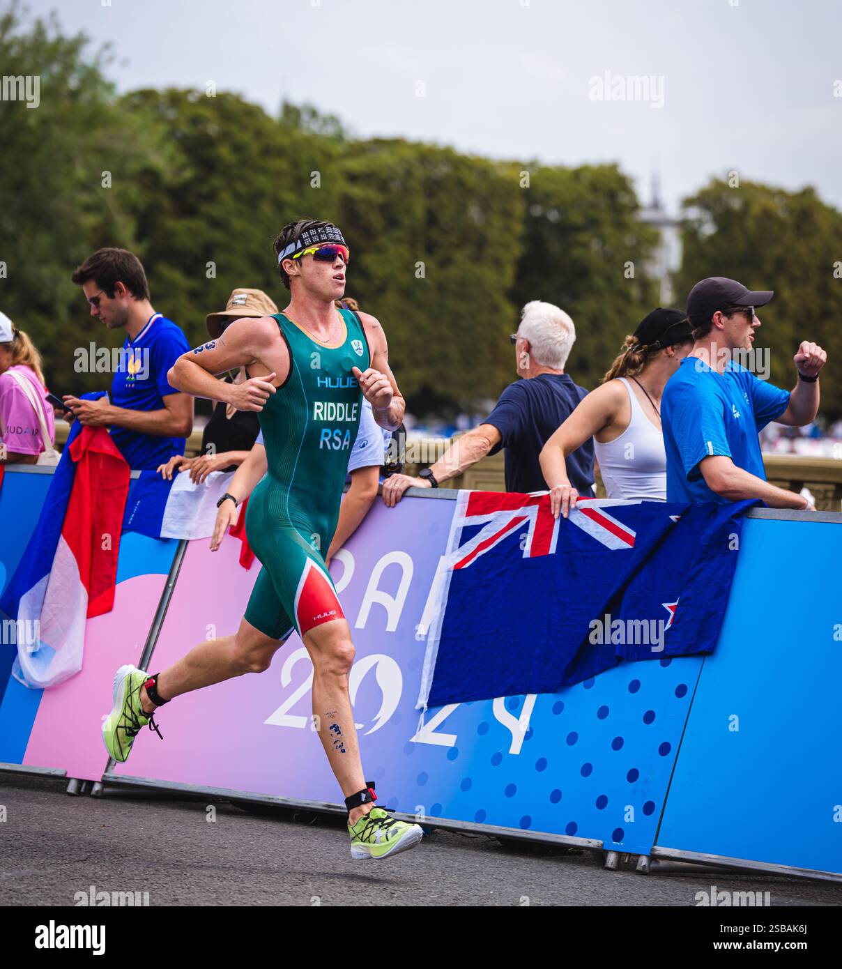 Jamie Riddle participating in the triathlon at the Paris 2024 Olympic ...