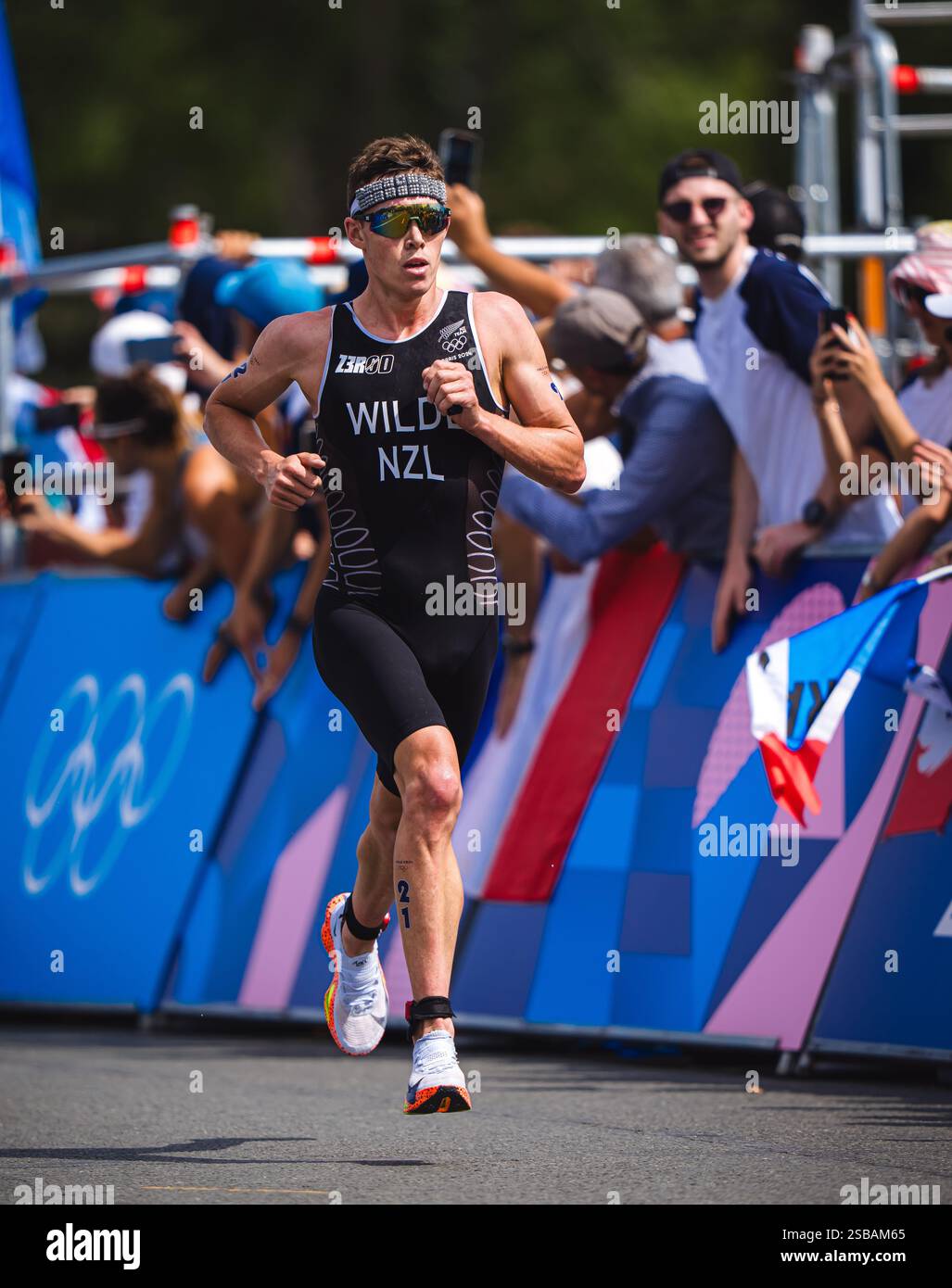 Hayden Wilde participating in the triathlon at the Paris 2024 Olympic ...