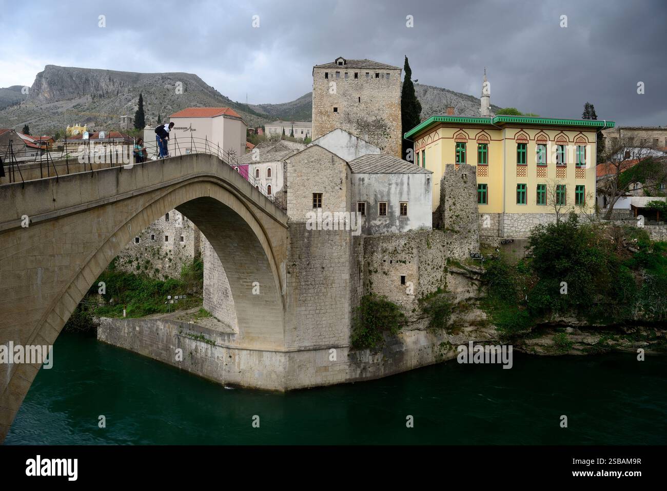 Bosnia bridge mostar destroy hi-res stock photography and images - Alamy