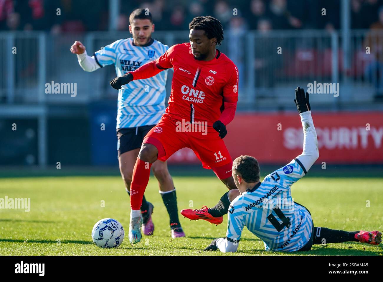 Almere, Netherlands. 02nd Feb, 2025. ALMERE, NETHERLANDS - FEBRUARY 2: Junior Kadile of Almere ...