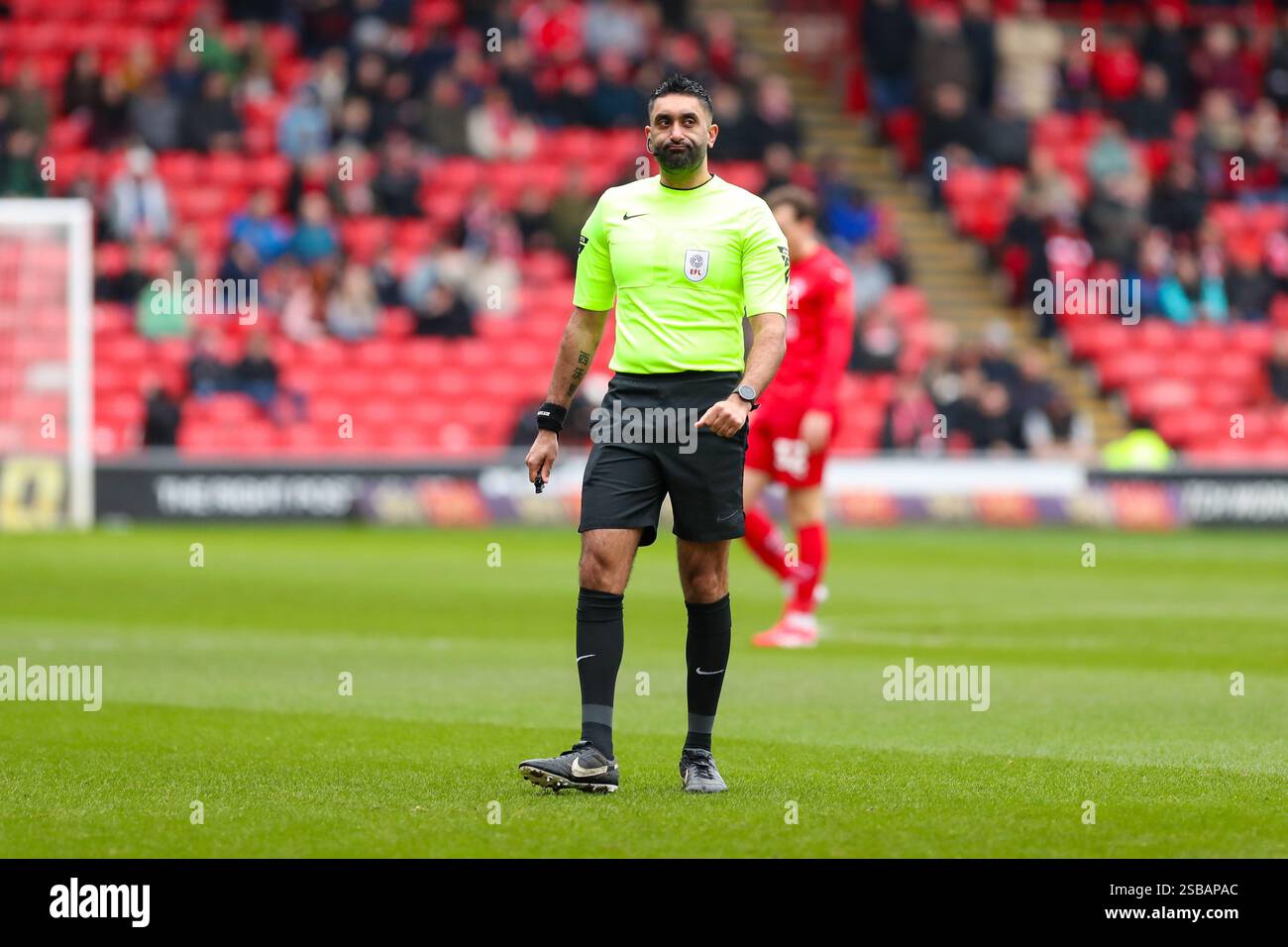 Oakwell Stadium, Barnsley, England - 1st February 2025 Referee Sunny ...