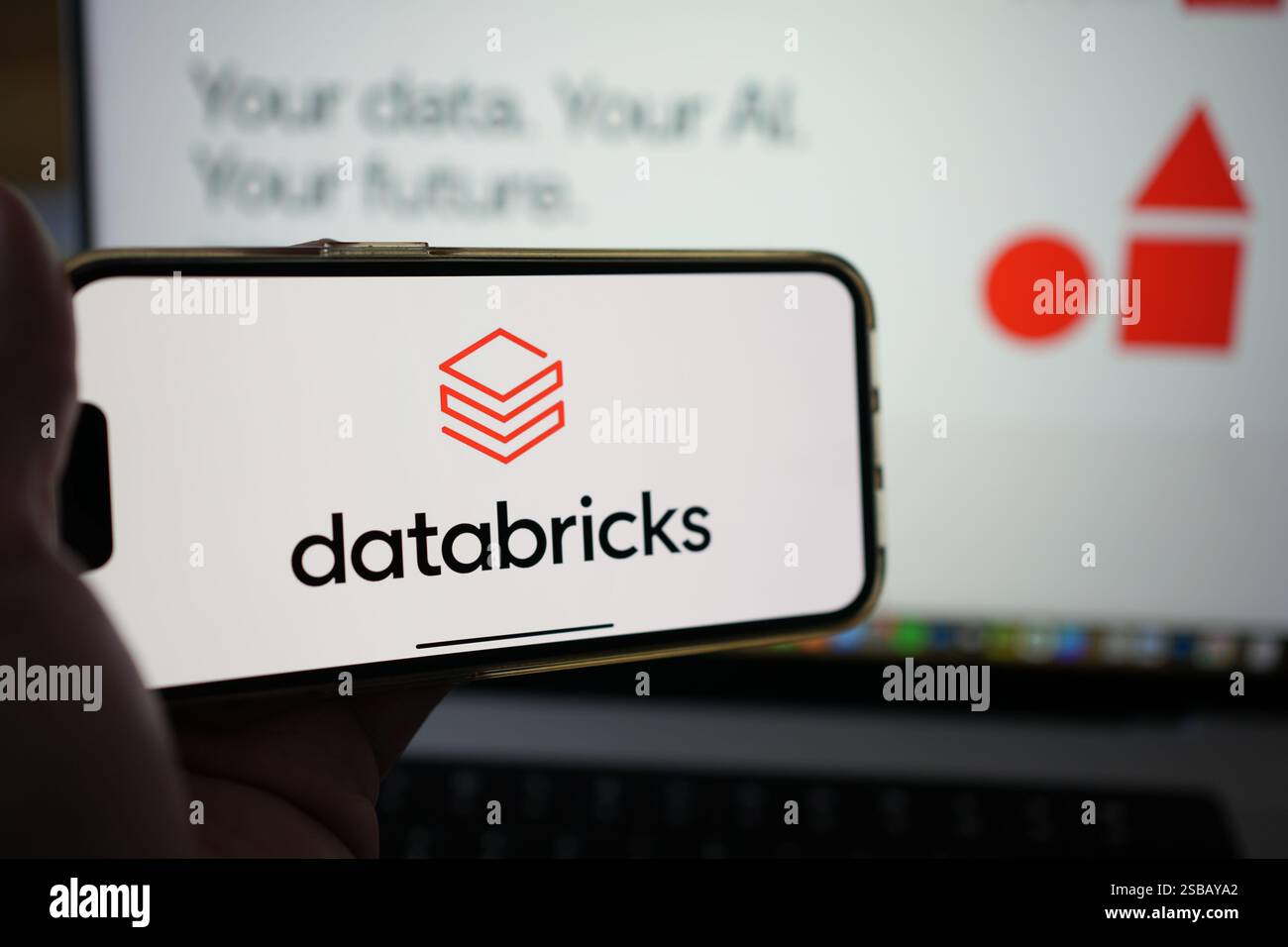 Cloud data logo in hi-res stock photography and images - Alamy