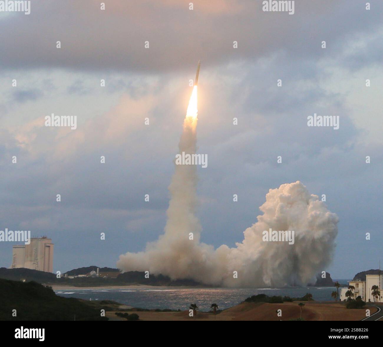 H3 rocket (H3 Launch Vehicle) F5 launches from the Tanegashima Space ...