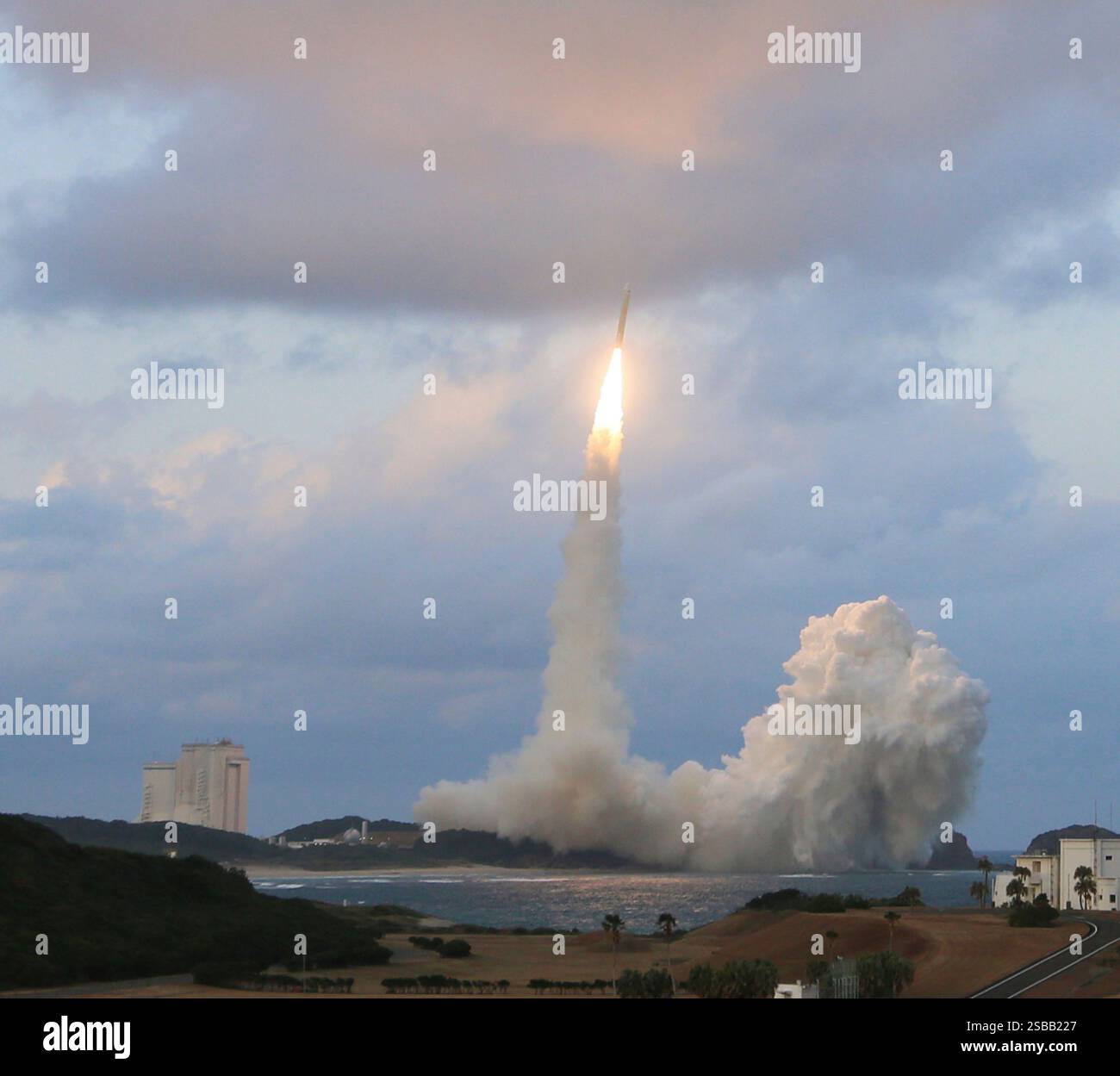 H3 rocket (H3 Launch Vehicle) F5 launches from the Tanegashima Space ...