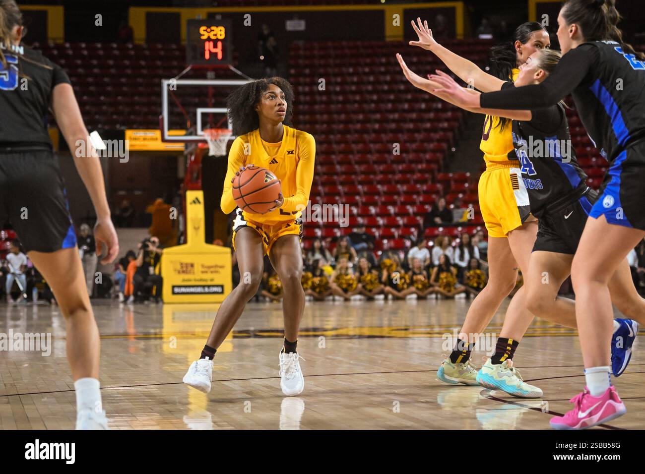 Arizona State Sun Devils guard Jalyn Brown (23) drives toward the ...