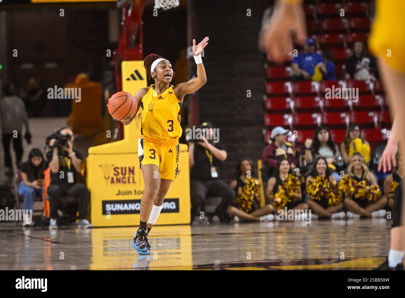 Arizona State Sun Devils guard Tyi Skinner (3) drives down court in the ...