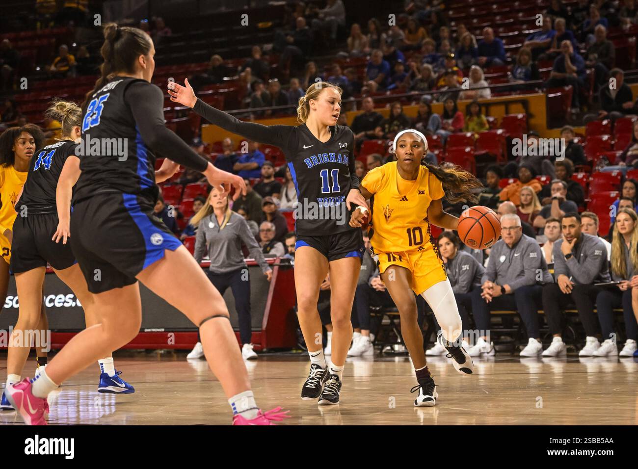 Arizona State Sun Devils guard Kennedy Fauntleroy (10) drives toward the basket in the first ...