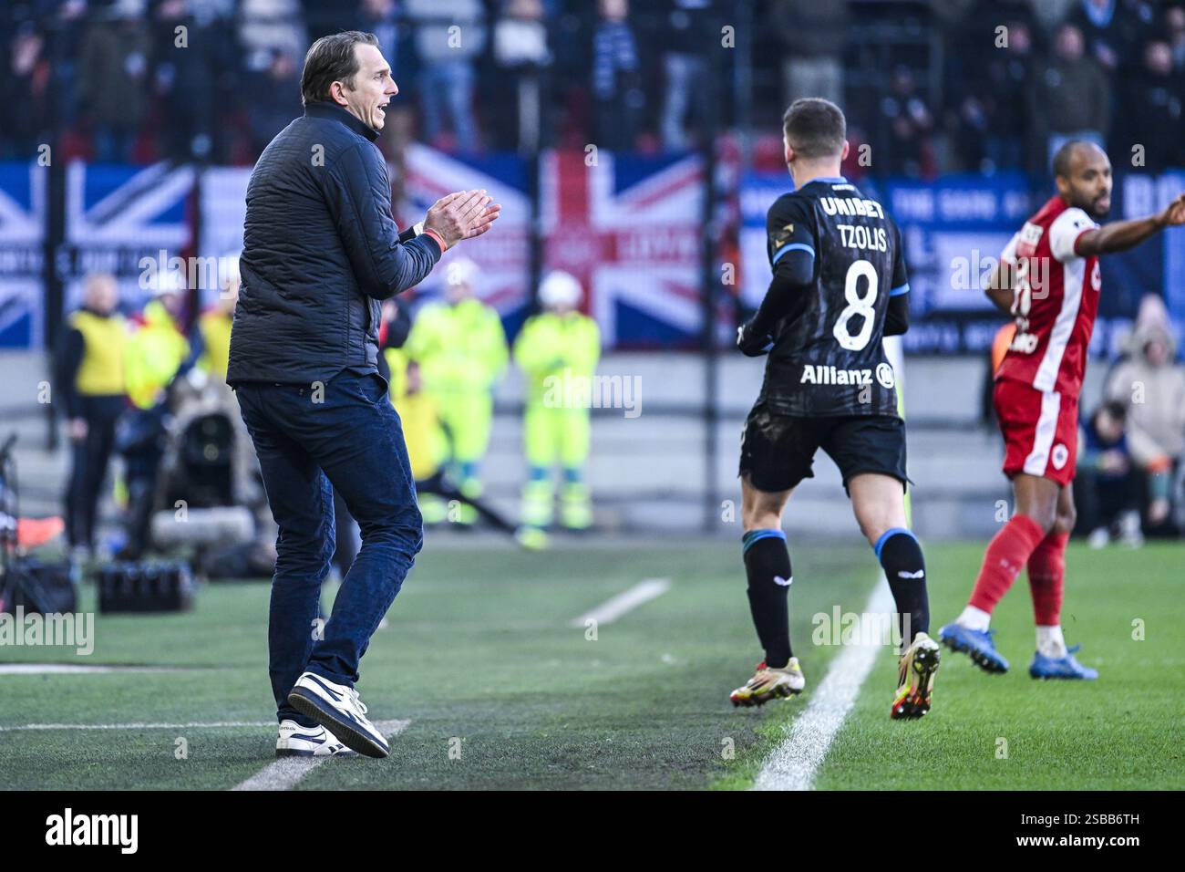 Antwerpen, Belgium. 02nd Feb, 2025. Antwerp's head coach Jonas De Roeck pictured during a soccer ...