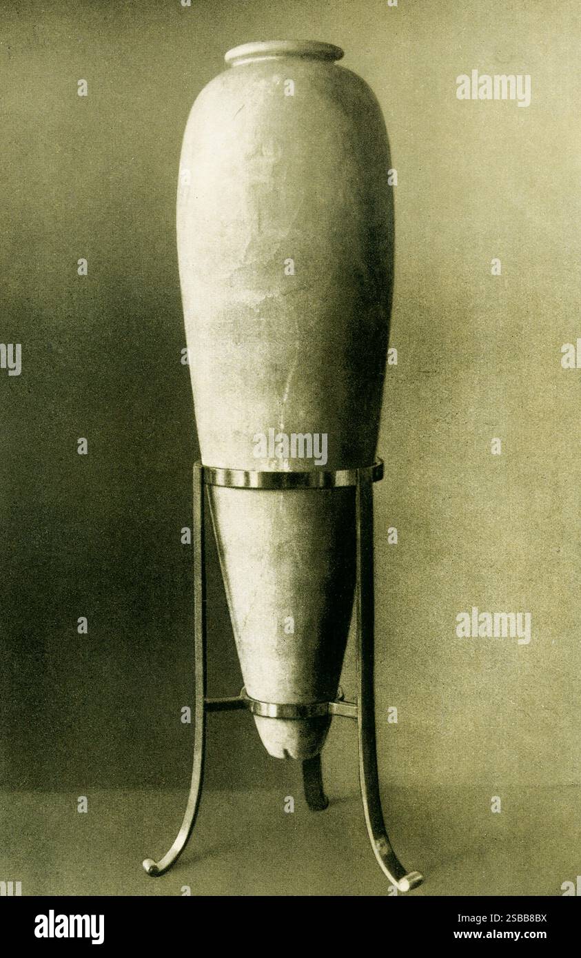 Alabaster jar abydos hi-res stock photography and images - Alamy