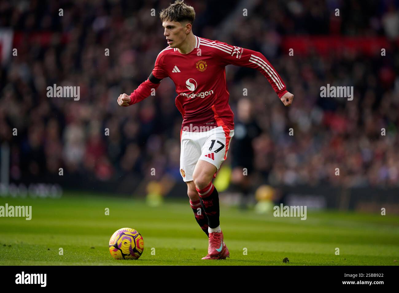 Manchester United's Alejandro Garnacho dribbles during the English ...