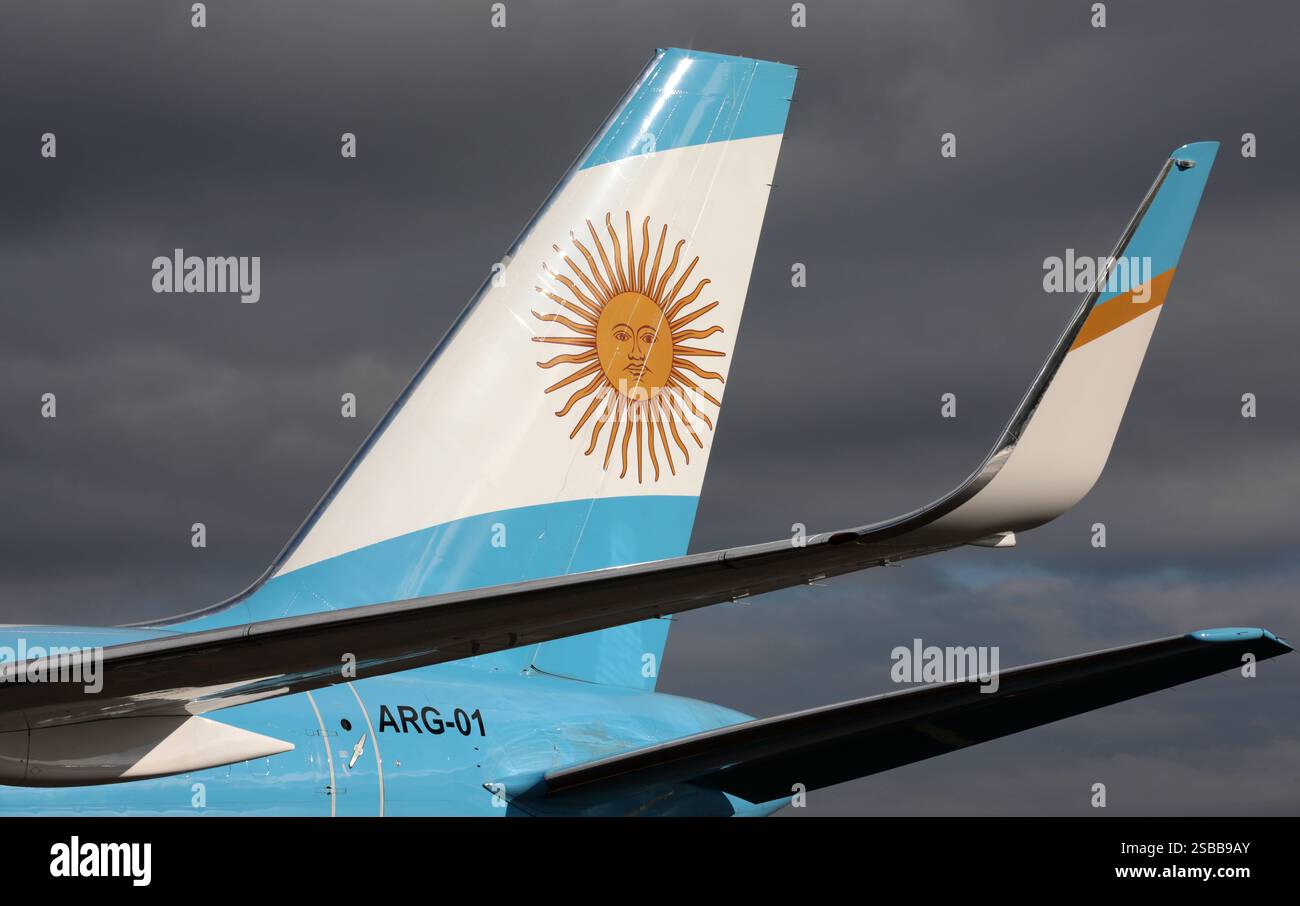 Heckleitwerk mit Sonne: Ein Regierungsflugzeug der argentinischen ...