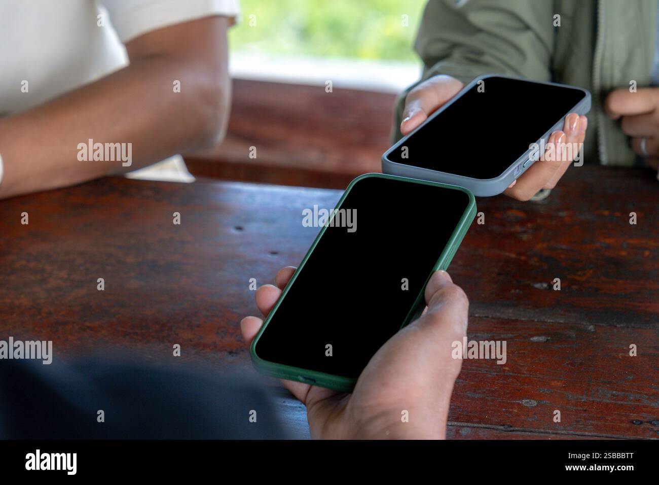 Receiving and sending hi-res stock photography and images - Alamy