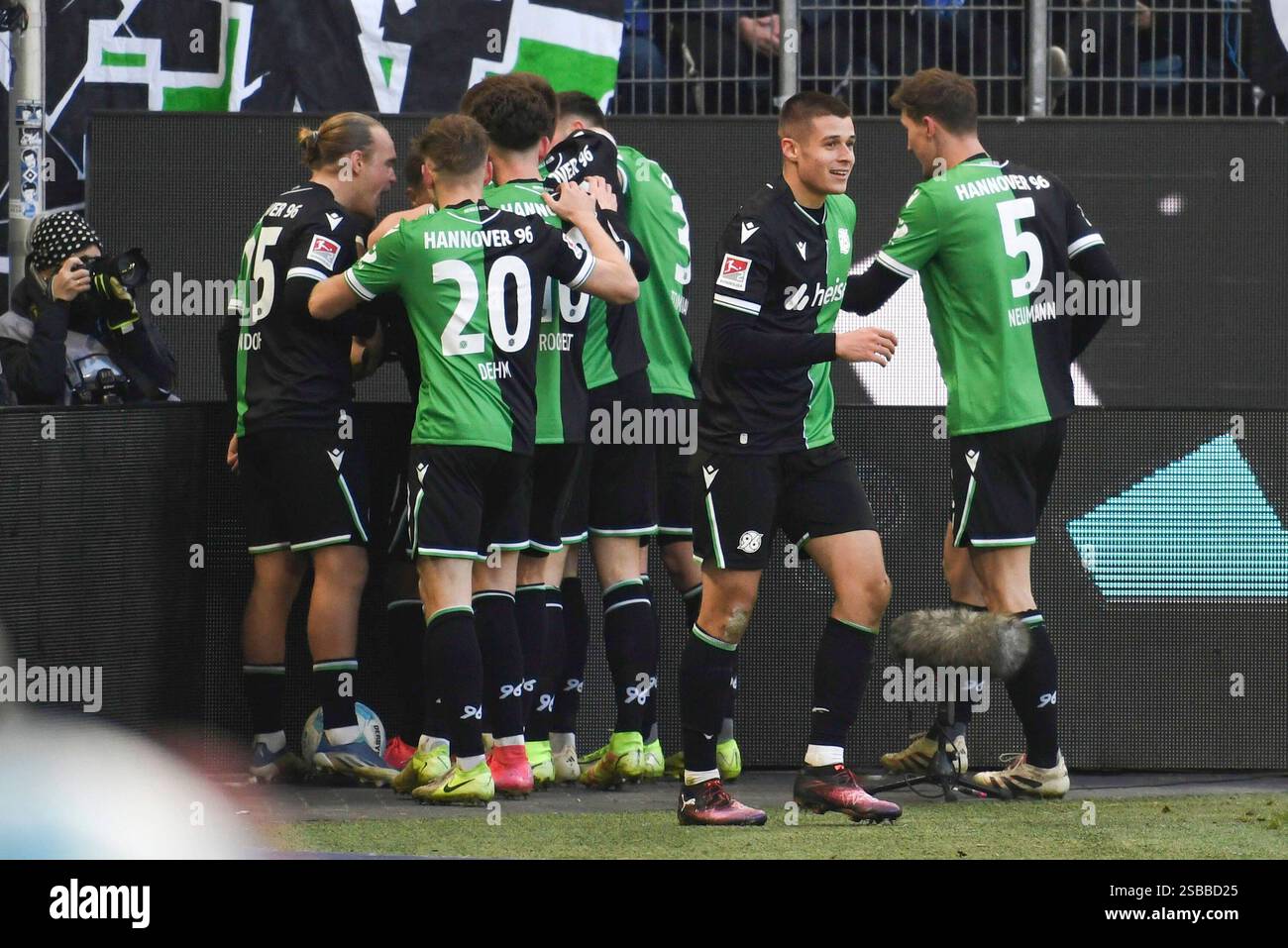 02.02.2025, Volksparkstadion, Hamburg, GER; 2. FBL, Hamburger SV vs ...