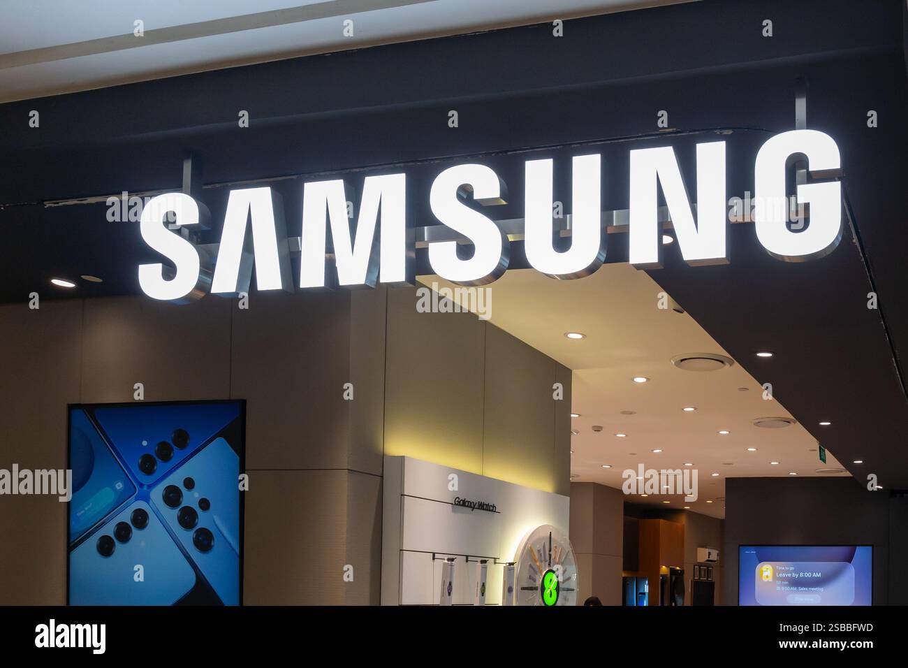 A Samsung official store in Makati, Manila, Philippines Stock Photo - Alamy