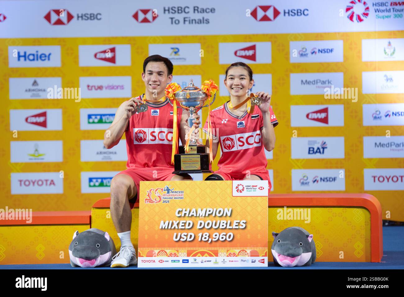 Dechapol PUAVARANUKROH and Supissara PAEWSAMPRAN badminton players from ...