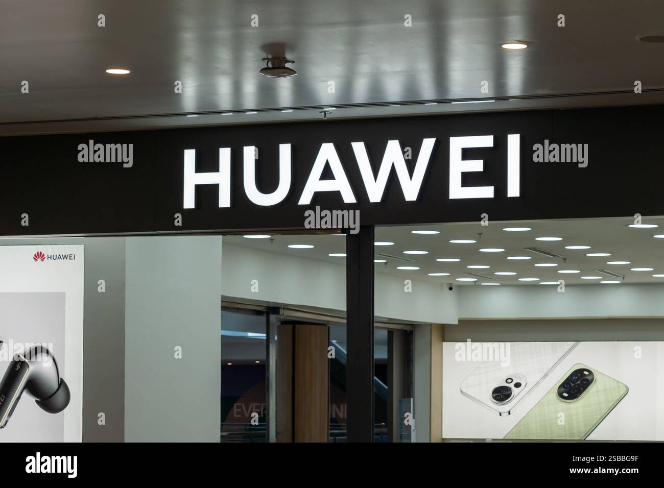 A Huawei official store in Manila, Philippines Stock Photo - Alamy