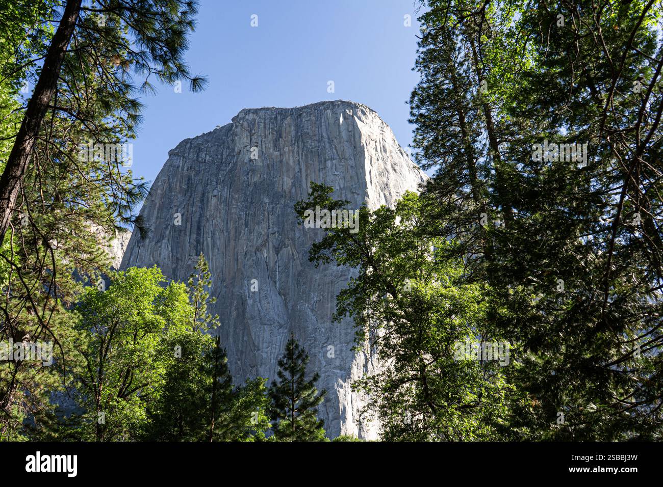 El Capitan, a famous granite monolith in Yosemite Valley, features a ...