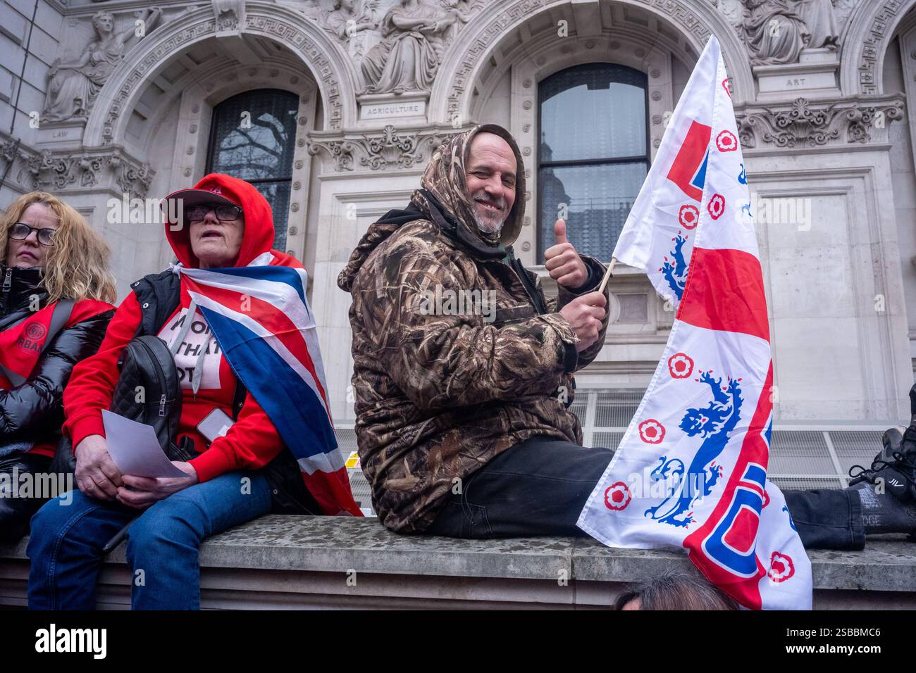 01 Feb 2025 London / UK Huge crowd turns out to defend Tommy Robinson ...